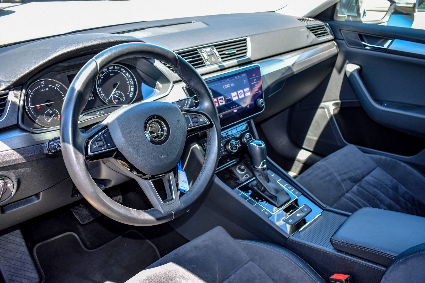 SKODA SUPERB BREAK 2.0 TDI 150 CV CX DSG STYLE COM CARREGAMENTO POR ...
